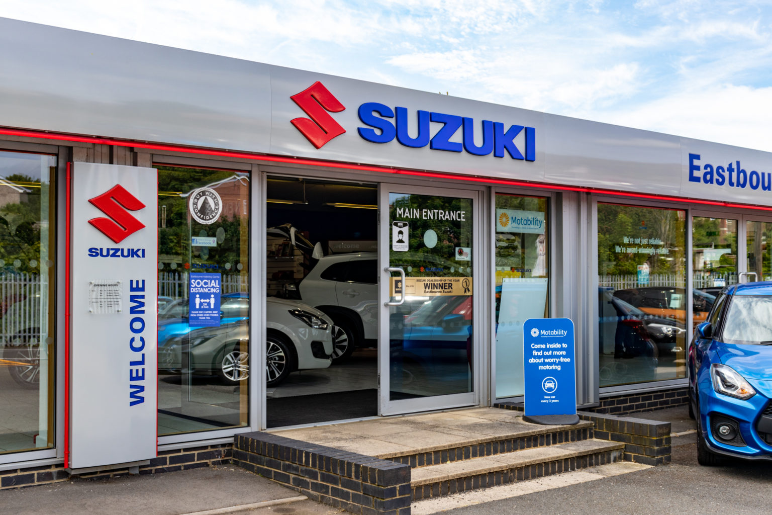 Eastbourne Suzuki gets new signage - EMC News